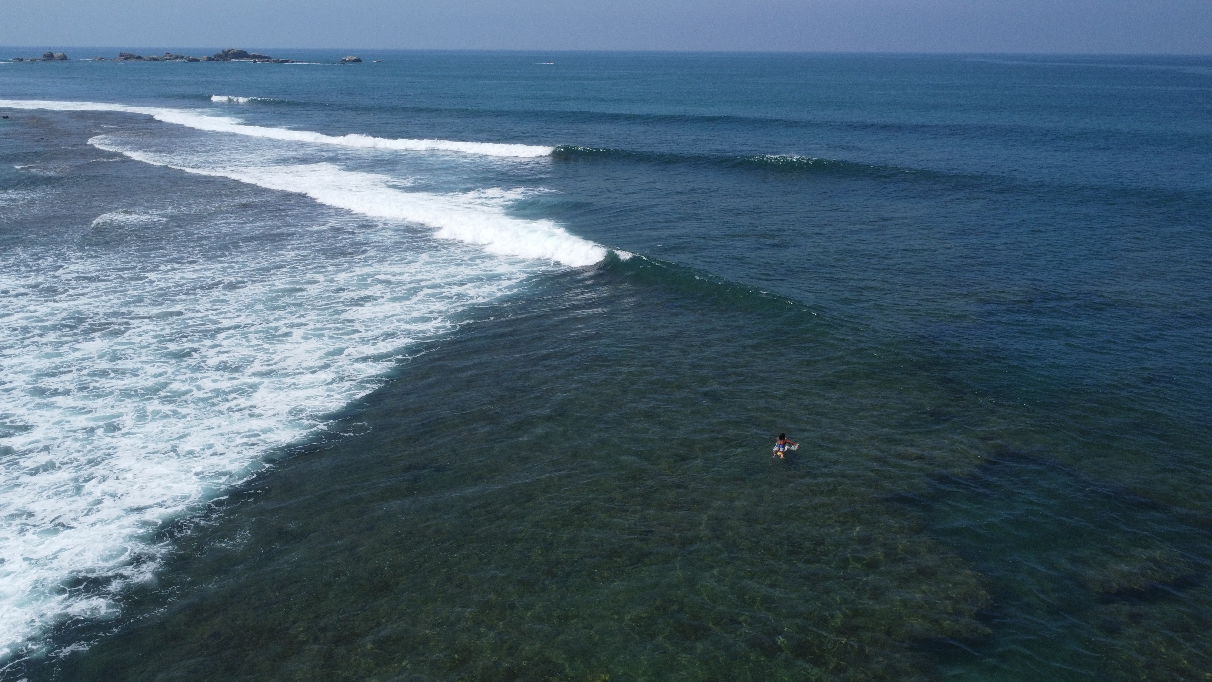 Luna Surf Hikka - Il tuo paradiso del surf in Sri Lanka